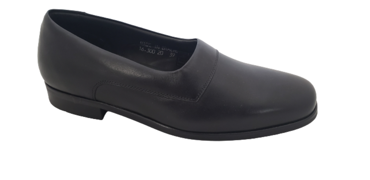 ALFREDO MEN'S BLACK LOW CUT SLIP ON SHOES - 16300 – BLACK + WHITE